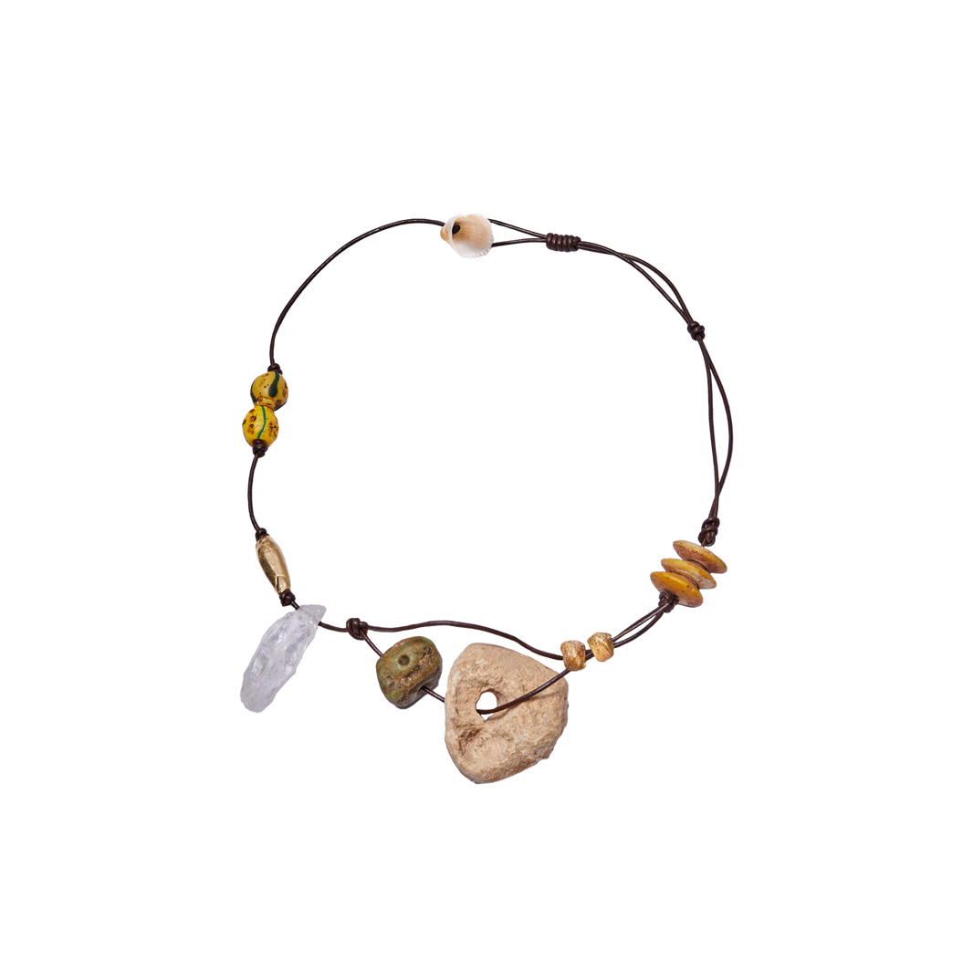 Handmade necklaces finished in gold and silver | Simuero